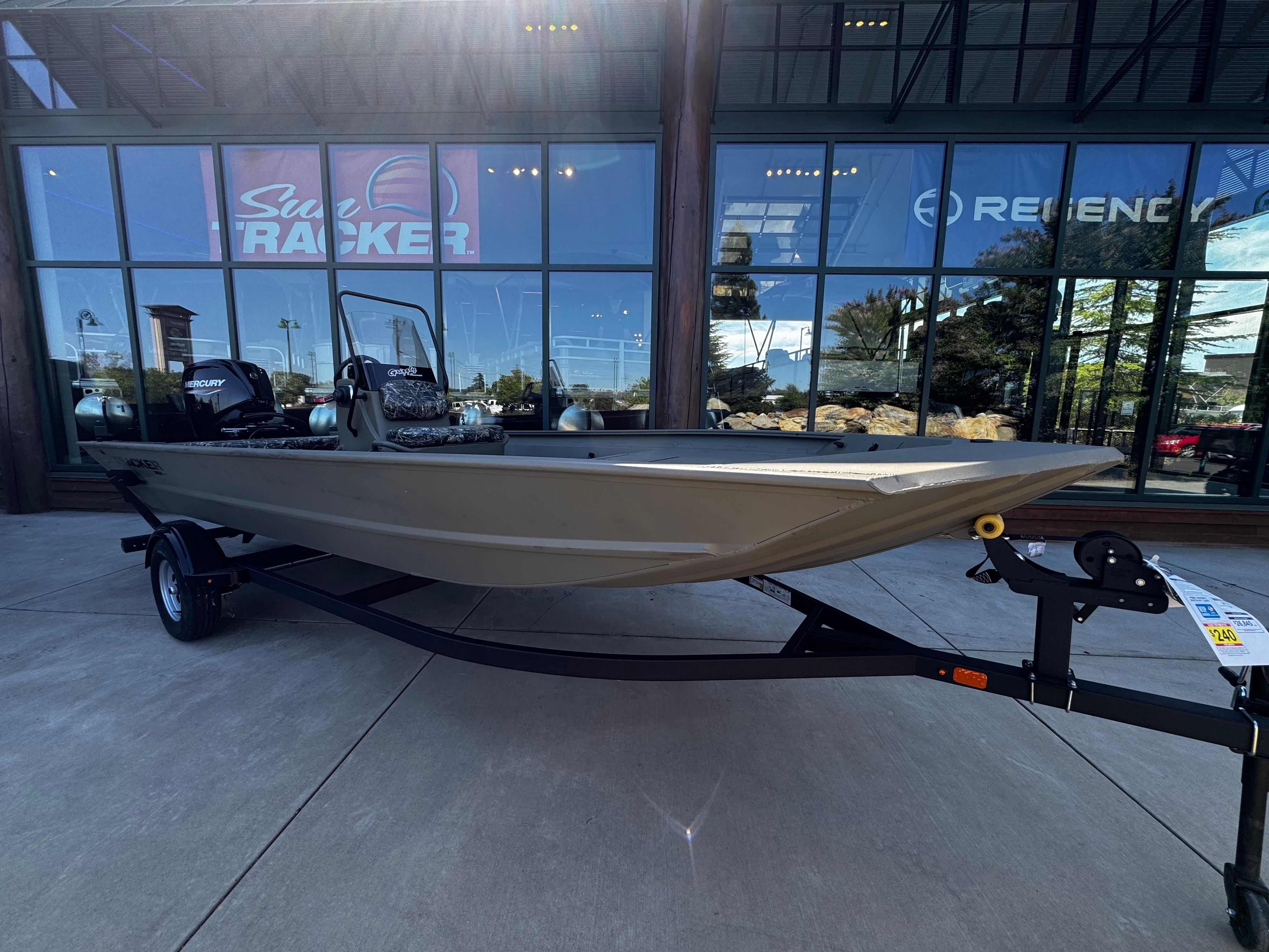 2025 TRACKER GRIZZLY 1860 CC | Bass Pro Shops